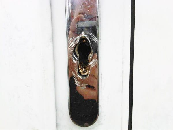 Hall Of Shame - Shockingly Bad Locksmith Work (50+ Examples)